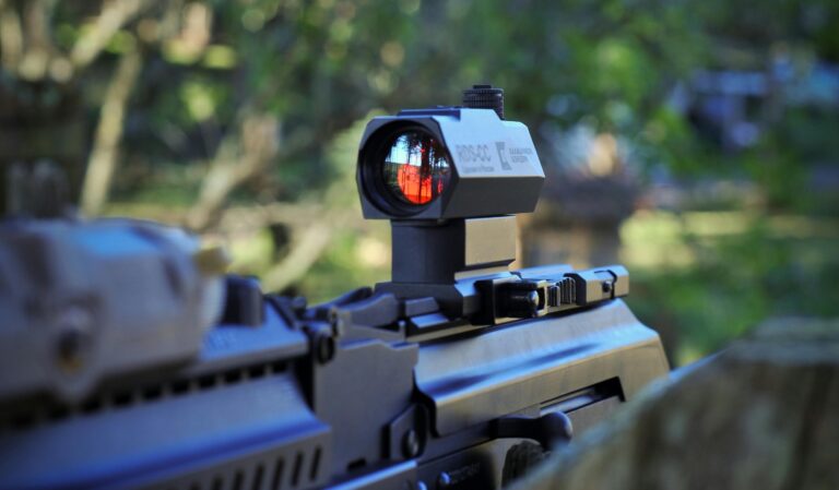 How to Zero a Red Dot Sight (Step-by-Step) - Gold Trigger